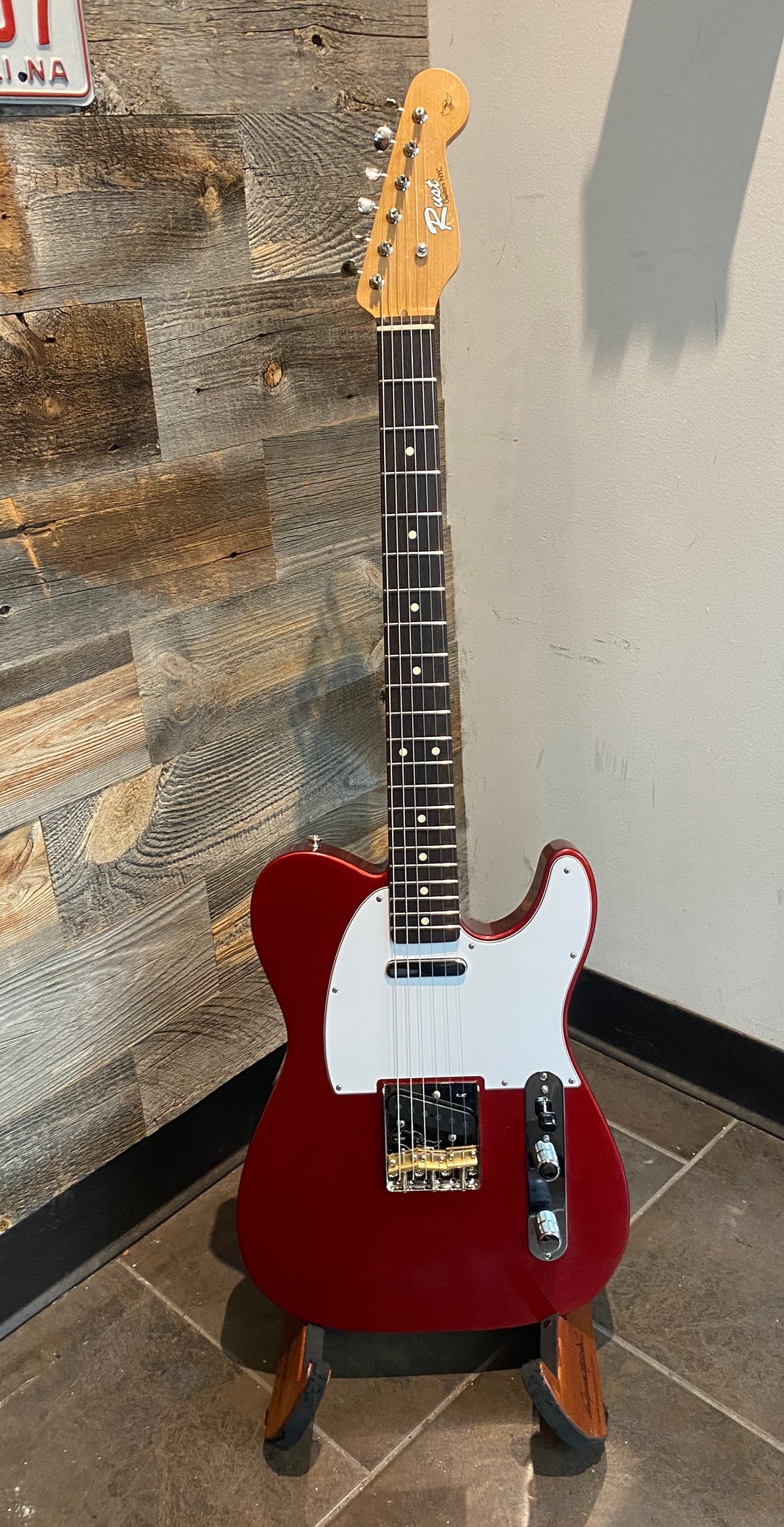 Rust – 30th Street Guitars